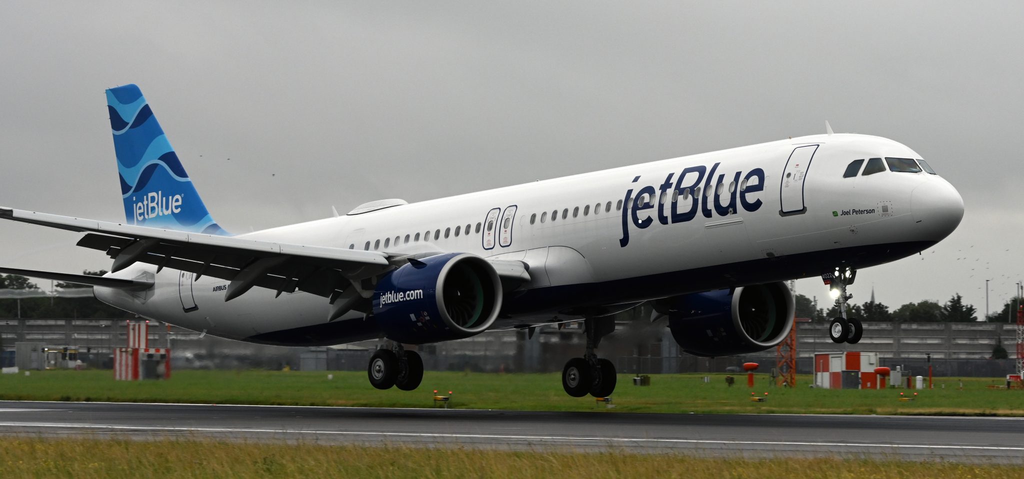 JetBlue Completes First Transatlantic Flight New York to London